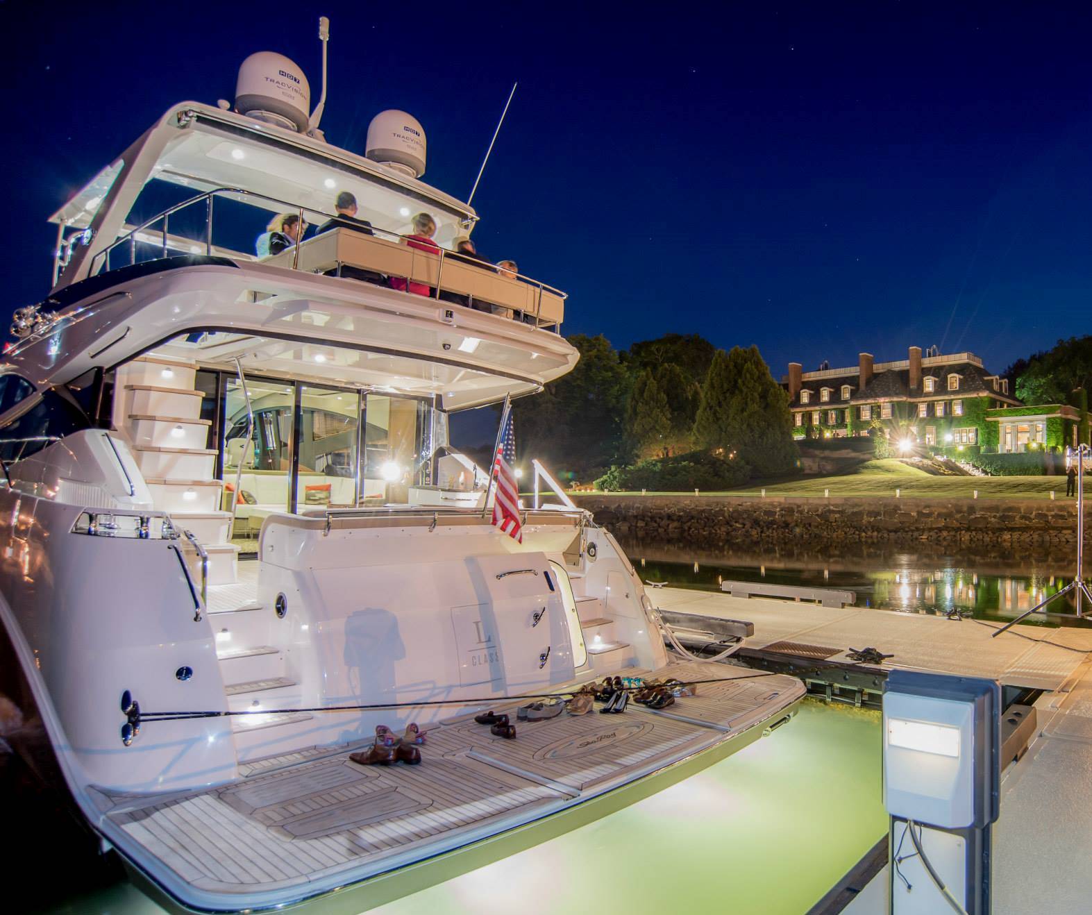 6 Reasons to Love TracVision - KVH